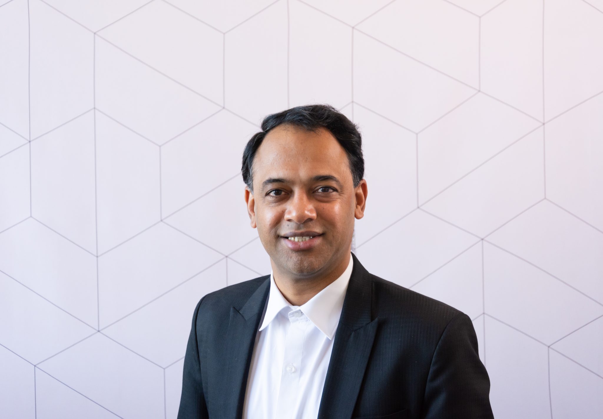 Karthik Srinivasan — ECS